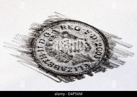 Pencil Rubbing of a £1 coin. British coin rubbing Stock Photo - Alamy