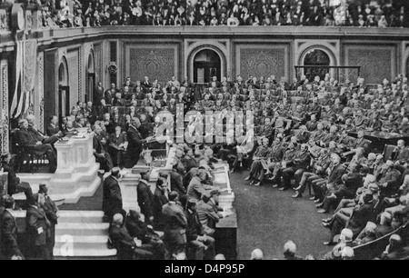 President Woodrow Wilson addresses Congress to declare war on Germany ...