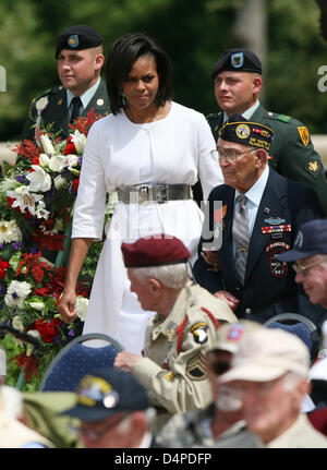 First Lady Michelle Obama escorts Kalsoom Nawaz Sharif, spouse of ...