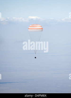 Expedition 18 crew, aboard the Soyuz TMA-13 spacecraft, successfully ...