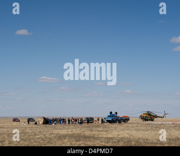 Expedition 18 lands safely in Kazakhstan after completing its mission ...