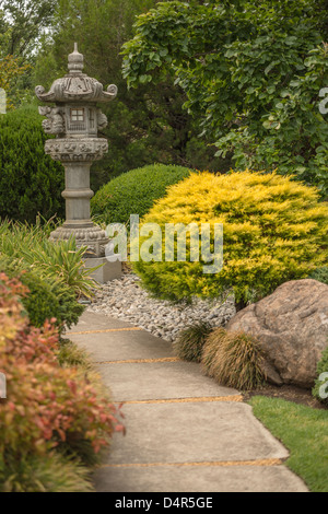 The immaculate Japanese Senzui Water Garden. Himeji Gardens, Adelaide ...