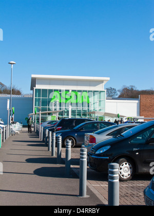 Cars in Asda carpark Stock Photo - Alamy