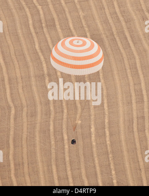Expedition 24 returned to Earth aboard Soyuz TMA-18, landing in Arkalyk ...