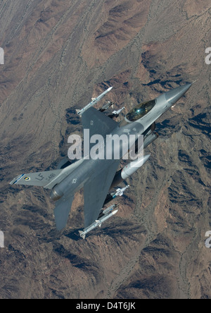 A 56th Fighter Wing F-16 Fighting Falcon from Luke Air Force Base ...