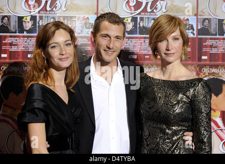 Actor David Rott and his colleagues Christiana Capotondi (L) and Fanny ...