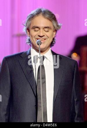 The blind italian tenor Andrea Bocelli performs at the 15th Jose Stock Photo: 54642847 - Alamy