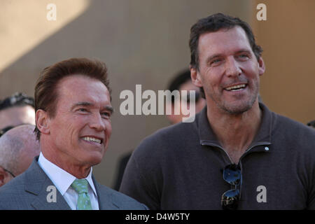 Actors Arnold Schwarzenegger (L) and Ralph Moeller pose during the ...
