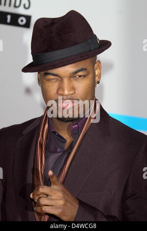 US singer Ne-Yo arrives for the MTV Video Music Awards at Radio City ...