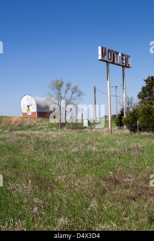 A motel sign outside of North Platte, Nebraska, USA Stock Photo - Alamy