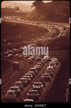 This image captures the morning rush hour traffic on the H-1 Freeway ...