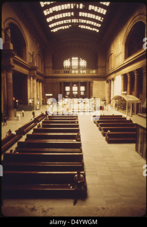 Massive wooden benches complement the architecture of Chicago’s Union ...