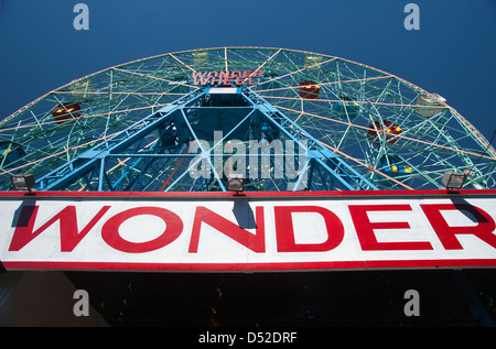 WONDER SIGN DENO'S WONDER WHEEL AMUSEMENT PARK CONEY ISLAND BROOKLYN ...
