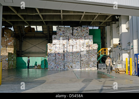 Recycling in Japan Stock Photo - Alamy
