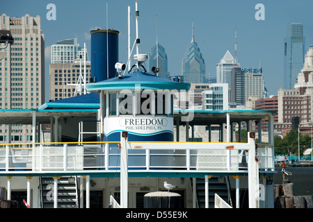 FREEDOM FERRY BOAT DOWNTOWN PHILADELPHIA PENNSYLVANIA SKYLINE CAMDEN ...