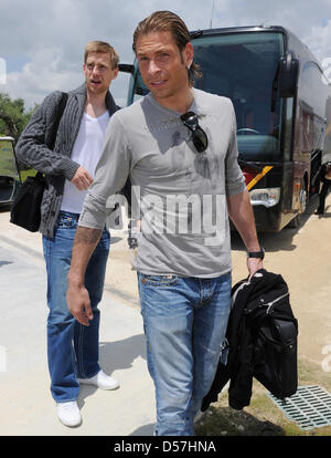 German internationals Per Mertesacker (C) and Tim Borowski celebrate ...