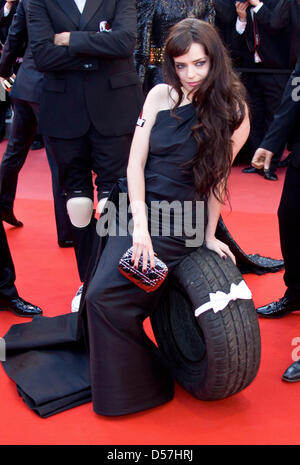 French actress Roxane Mesquida arrives at the premiere of "On The Road ...