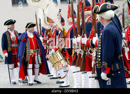 The so-called Potsdam Giants enact a practive in Potsdam, Germany, 19 ...