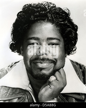 BARRY WHITE (1944-2003) US singer with two singers from his backing ...