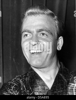 DAVID WHITFIELD (1925-1980) UK popular singer in 1957 Stock Photo - Alamy