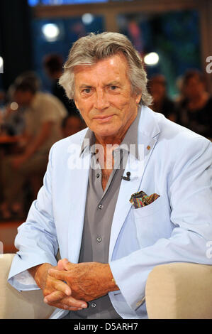 The actor Pierre Brice is a guest of the '3nach9' talk show of Radio ...