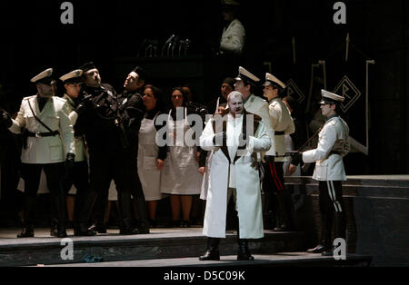 German tenor Torsten Kerl as Rienzi (C), US mezzo-soprano Kate Aldrich ...