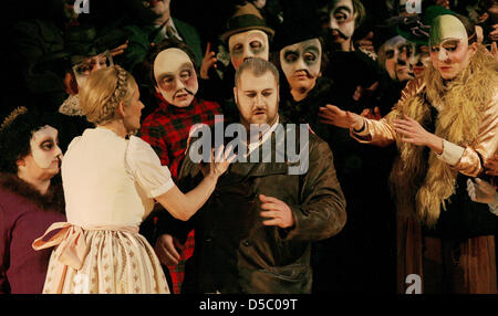 German tenor Torsten Kerl as Rienzi (C) rehearses a scene of 'Rienzi ...