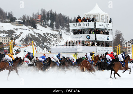 Horse Racing on Ice St Moritz Switzerland Stock Photo - Alamy