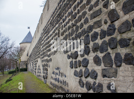 part of the old cologne city wall Stock Photo - Alamy