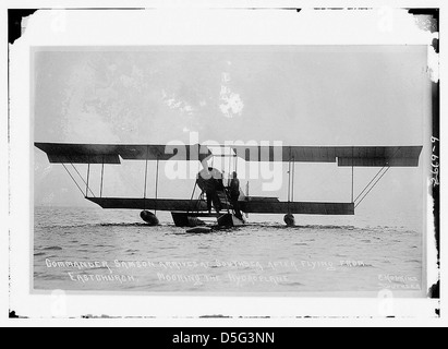 Commander Samson arrives at Southsea after flying from Eastchurch ...