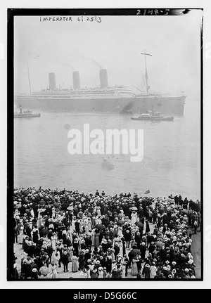 The IMPERATOR was an ocean liner operated by the Cunard Line during ...