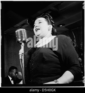 Portrait of Jazz singer Mildred Bailey ca. Apr. 1947 Stock Photo - Alamy