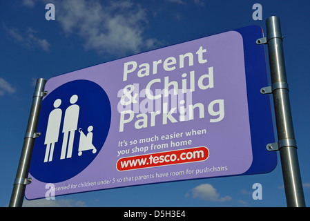 Tesco Extra Supermarket, Addlestone, Surrey, England, United Kingdom ...