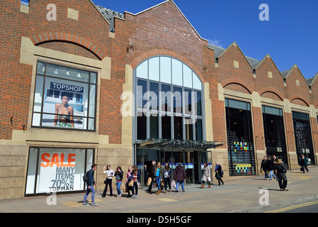 Guildford Surrey England UK The Friary Shopping Centre building Stock ...