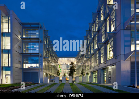 The Quadrant:MK, Milton Keynes, United Kingdom. Architect: GMW ...