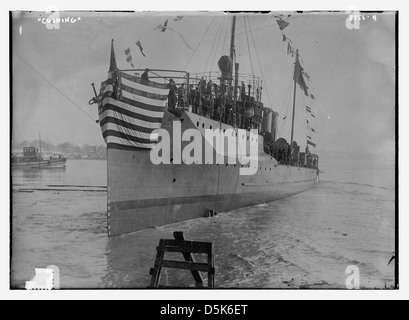 US Navy USS Cushing (DD 985), the last Spruance-class destroyer, is ...
