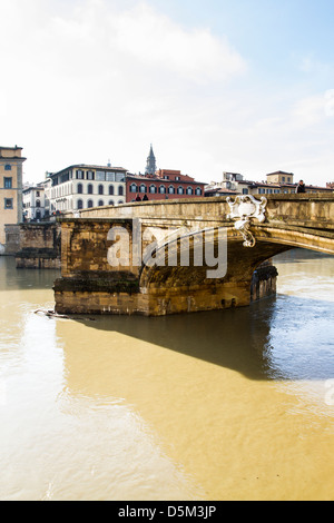 Ponte Santa Trinita (Holy Trinity Bridge), Florence, Tuscany, Italy ...