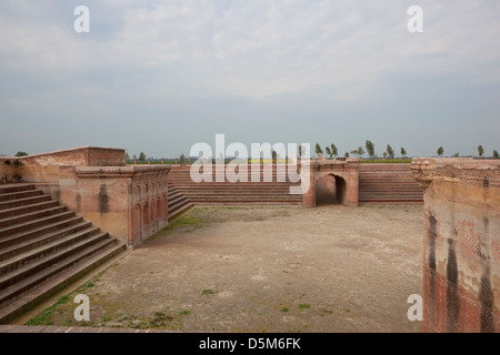 The historic site of Pul Kanjri with sarovar and Shiva temple in the ...