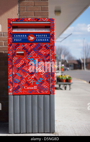 Canada Post Letterbox, Drop Box Stock Photo - Alamy