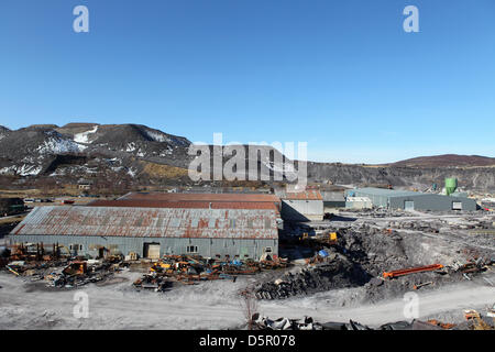 Penrhyn Quarry, Bethesda, Wales, UK. 6th April 2013. Two people come ...