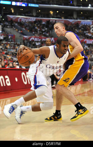 Los Angeles Clippers guard Paul George (13) defends against ...