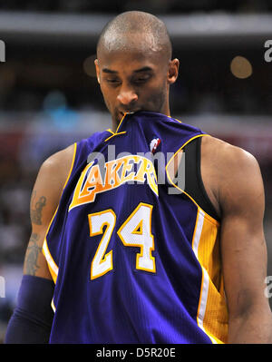Los Angeles Clippers guard Kobe Sanders (4) shoots against Atlanta ...