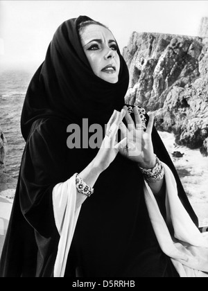 Elizabeth Taylor / Boom 1968 directed by Joseph Losey Stock Photo ...