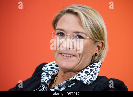 Franziska Augstein (L), daughter of 'Spiegel' foudner and publisher ...