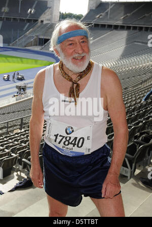 Actor Dieter Hallervorden (as Paul Averhoff) poses during the filming ...