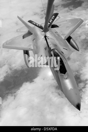 Lockheed Martin/ Boeing F-22 Raptor Oshkosh Stock Photo - Alamy