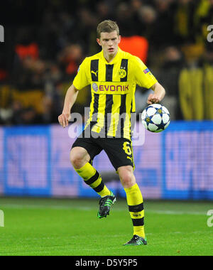 Sven Bender plays the ball during the German Bundesliga match between 1 ...