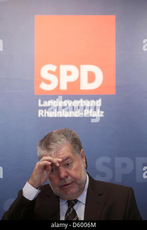 Premier of Rhineland-Palatinate Kurt Beck (SPD) gives a press ...