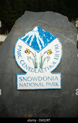 Snowdonia National Park sign Parc Cenedlaethol Eryri plaque Stock Photo ...