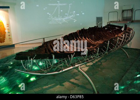 Ancient Galilee boat at the Yigal Allon Centre (Jesus Boat Museum) on ...